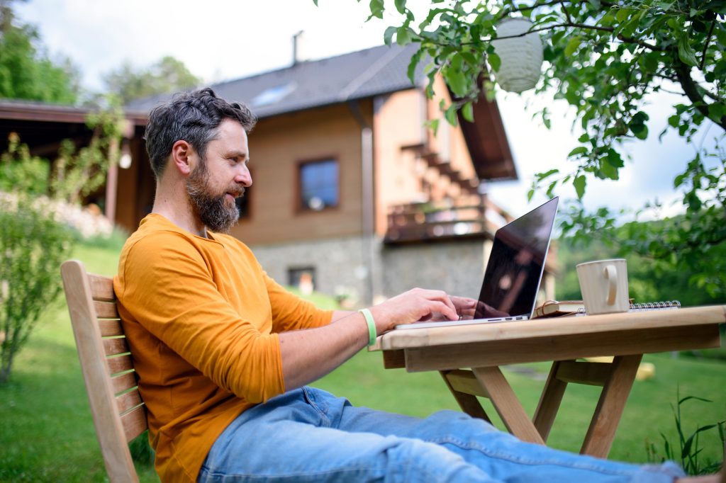 Home working vs remote working | Understanding the difference and why ...